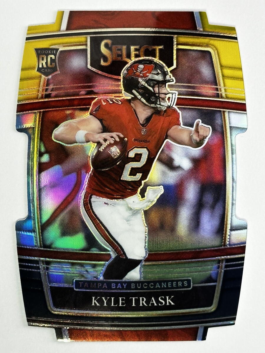 2021 Select Kyle Trask RC Concourse Die Cut #63 Black/Yellow Prizm ...