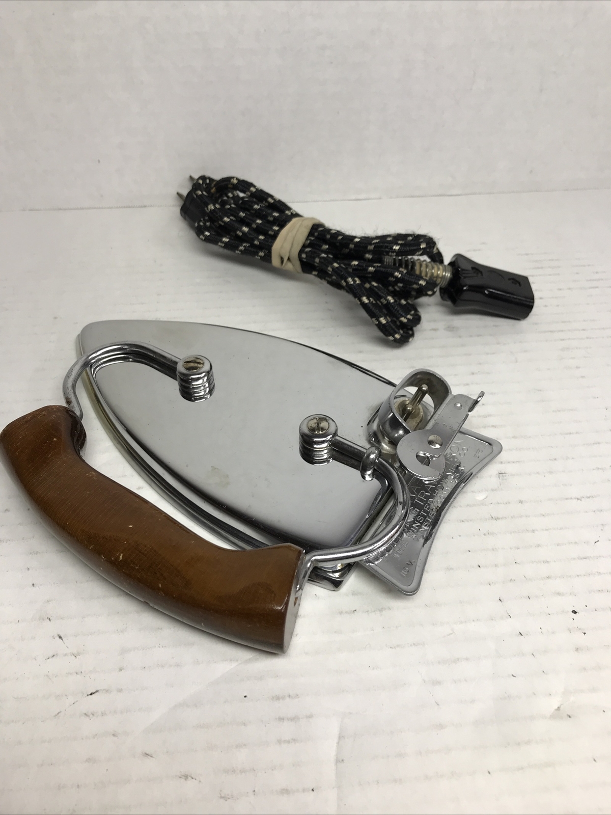 Vintage Travel Folding Iron Durabilt Winsted HDW MFG. CAT 181 Vry Nice ...