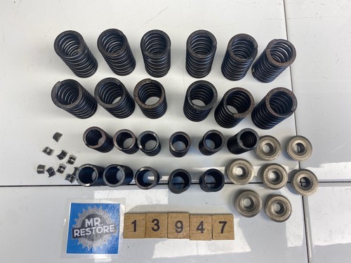 Triumph 900 Inner & Outer Valve Springs (1130110 x 11) (1130115 x 12 ...