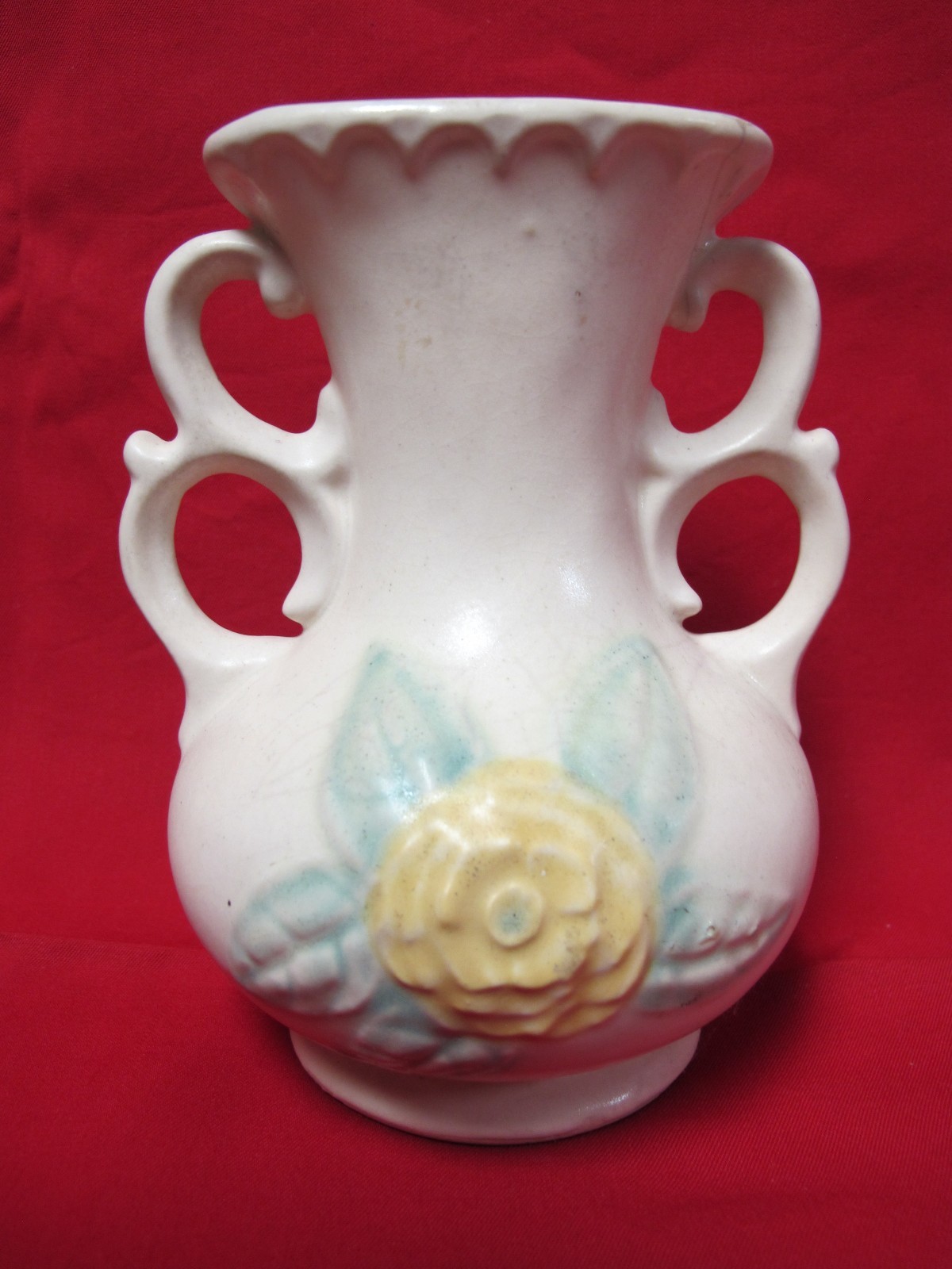 HULL POTTERY "OPEN ROSE/CAMILLA" DOUBLE HANDLED VASE - 136 MARKED | eBay