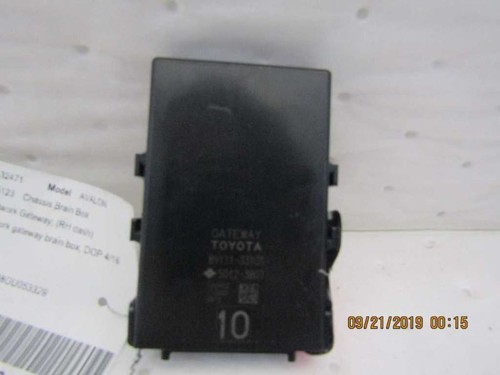 16-18 LEXUS ES300H Chassis ECM Network Gateway Right Hand Dash ID ...