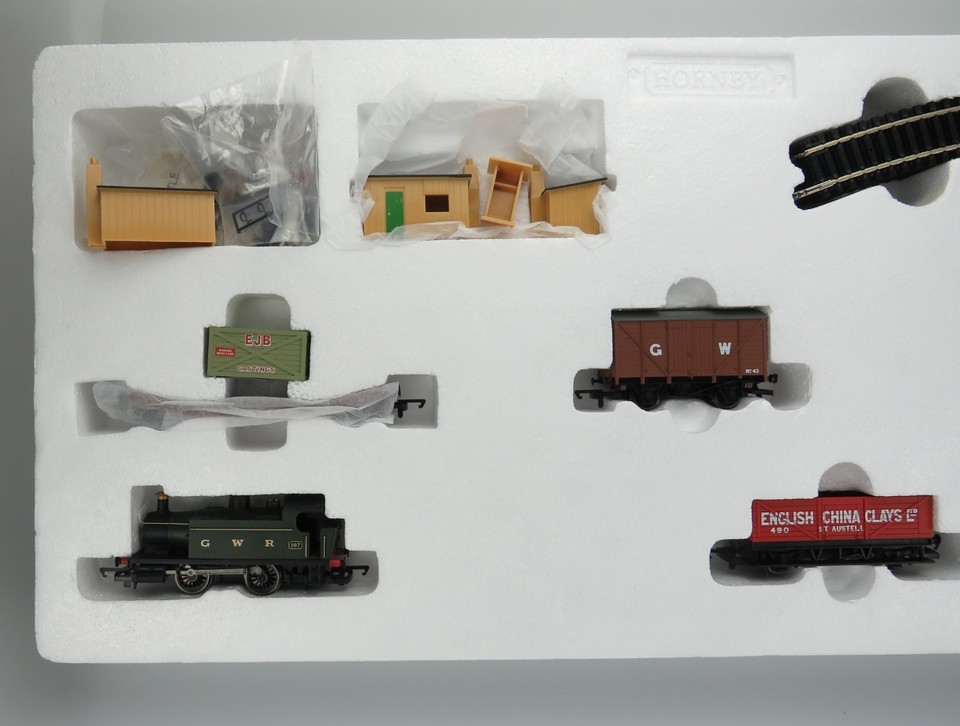 OO Gauge Hornby R1205 Western Freight Hauler Train Set - Loco, Wagons ...