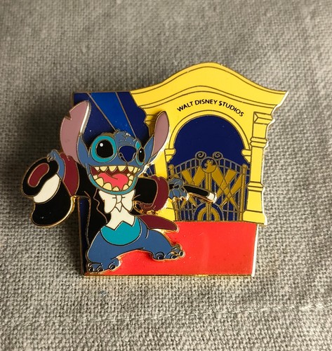 Pin Stitch Invasion Walt Disney Studios 1/13 - LE 353/900 - Disneyland ...