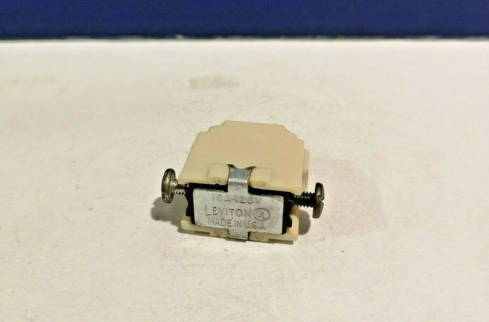 Leviton IVORY DESPARD Single Gang INTERCHANGEABLE Single Receptacle NEW ...