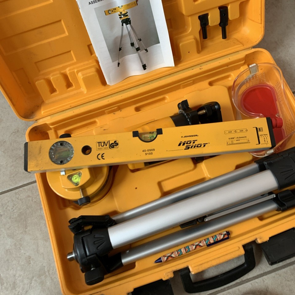 Johnson Level & Tool Self-Adjusting Laser Level Kit, Model 9100 & 9320 ...
