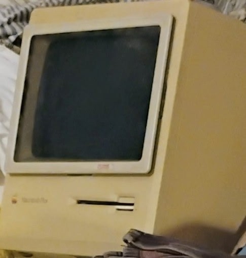 VTG Apple Macintosh Plus 1MB Desktop Computer M0001A + Handbook ...