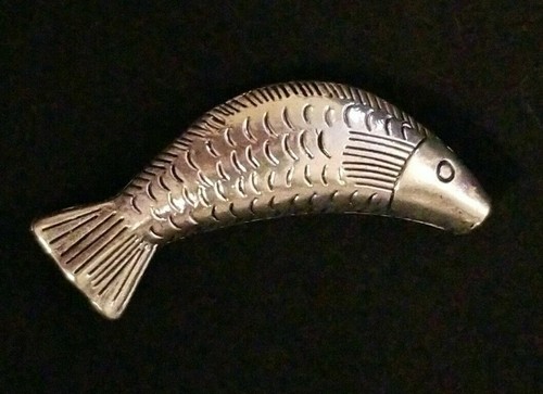 Silver Tone Alloy Arched Fish Ocean Beach Cape Cod Summer Fin Detail ...