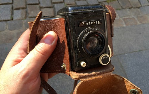 VEB Rheinmetall Perfekta 6x6 Bakelit Rollfilmkamera 7,7/80mm mit Tasche ...