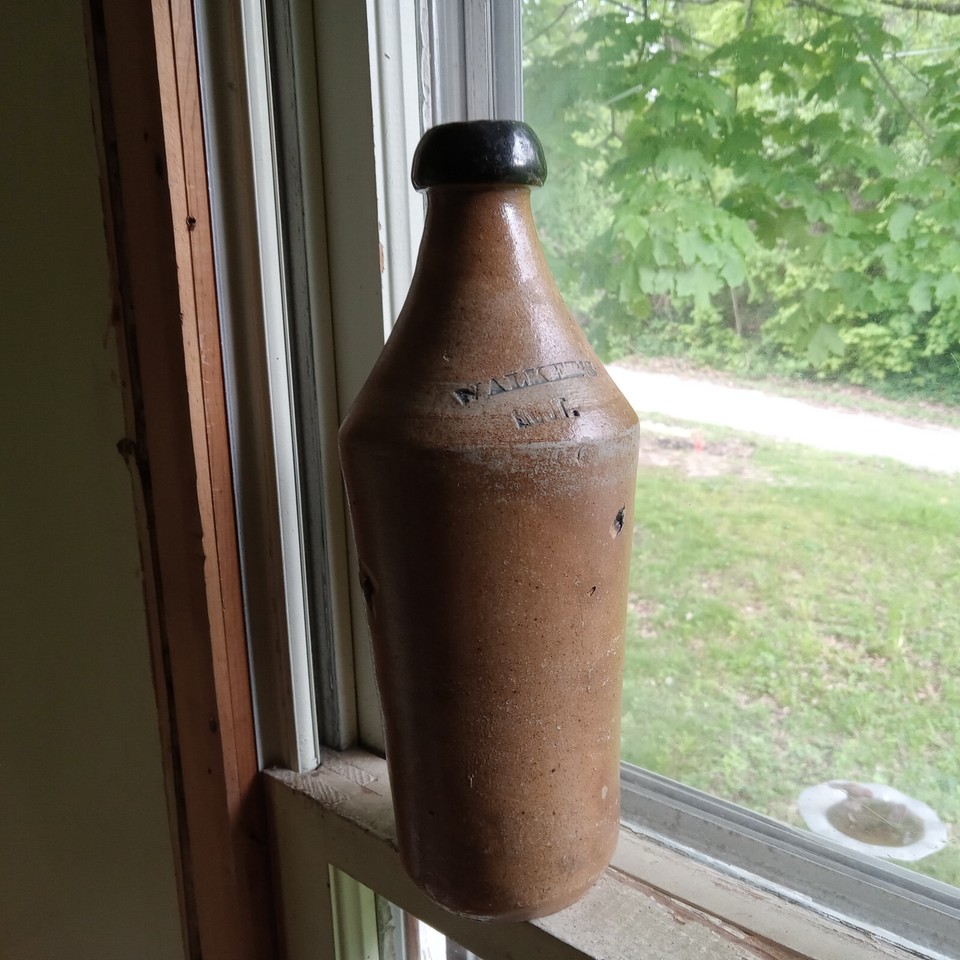 WALKER'S ROOT. EARLY SALT GLAZE STONEWARE ROOT BEER BOTTLE FROM ALBANY ...