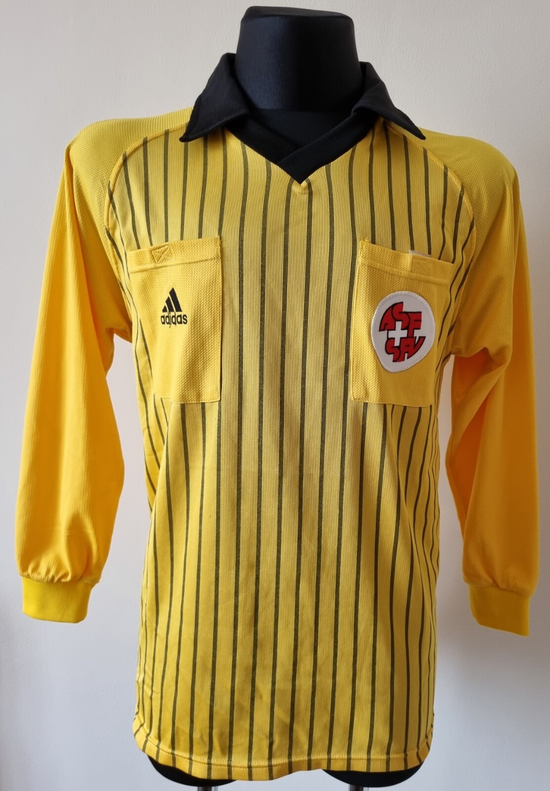 Referee 90' Adidas vintage Swiss Super League football long sleeve ...
