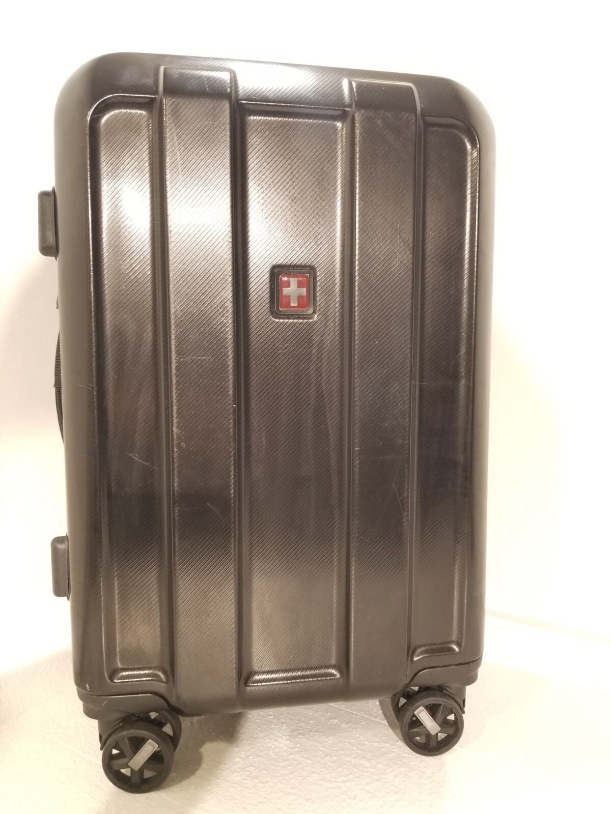 SwissTech Navigation 21" Hard Side Check Luggage, 20.5"H x 14.5"W x 12.5"D | eBay