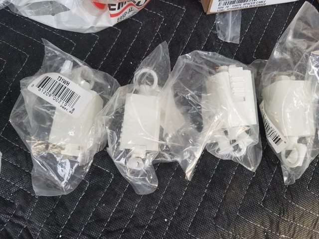 Juno Lighting Group R23WH Miniature Straight Connector White for sale ...