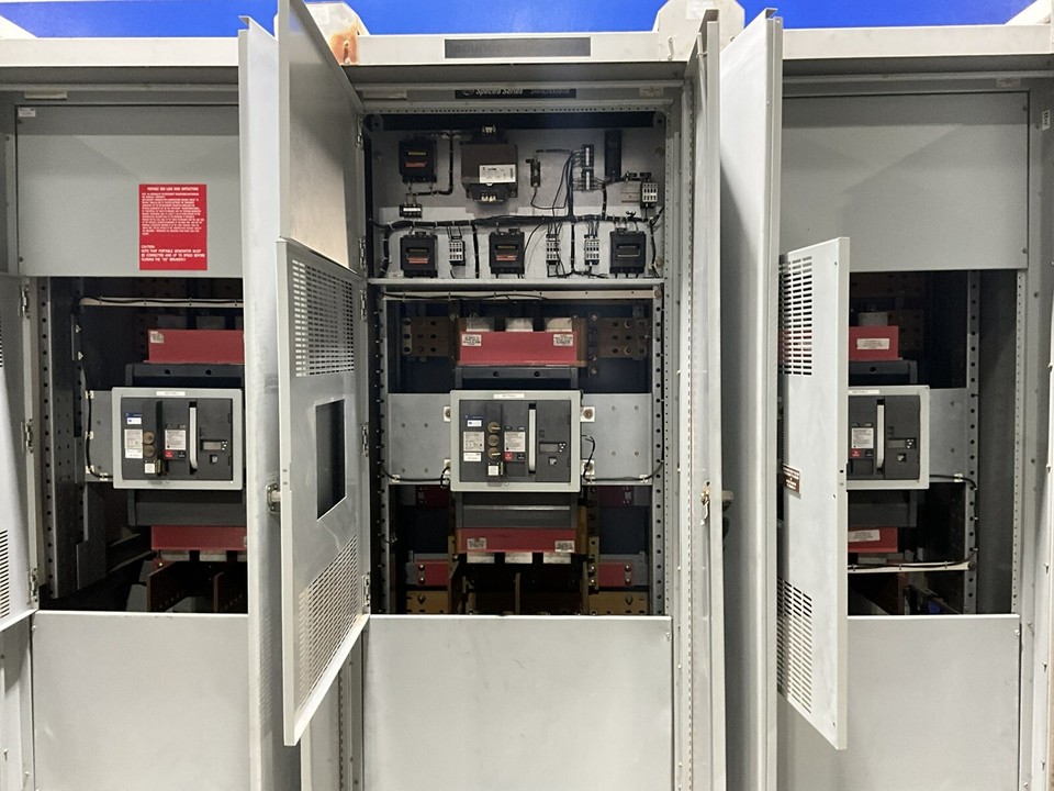 GE 3000 Amp 480V Switchgear 3R 3PH 4W Spectra Series Switchboard ...
