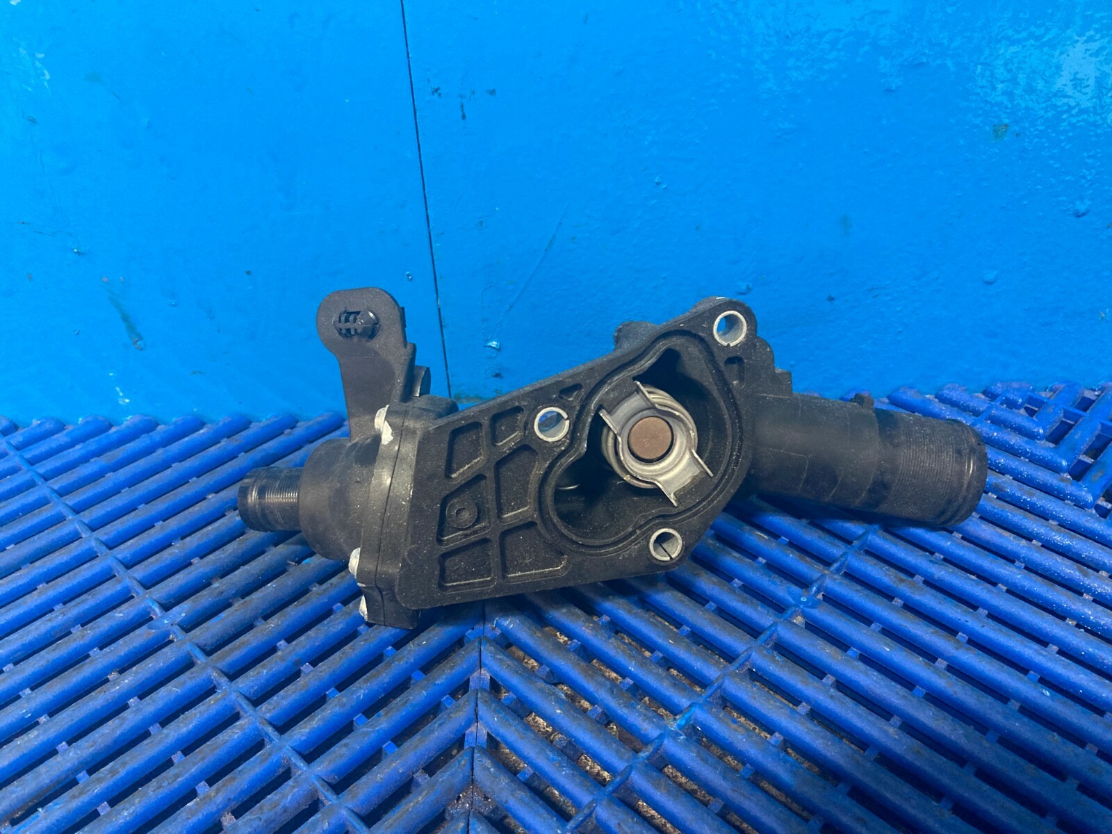 2018 Nissan QASHQAI J11 1.5 Diesel Thermostat Housing 110602770R for ...