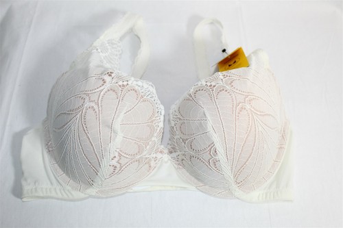 947X01 Wonderbra W02LN Triangle Push-Up Bra 32D White/Beige (NWD) | eBay
