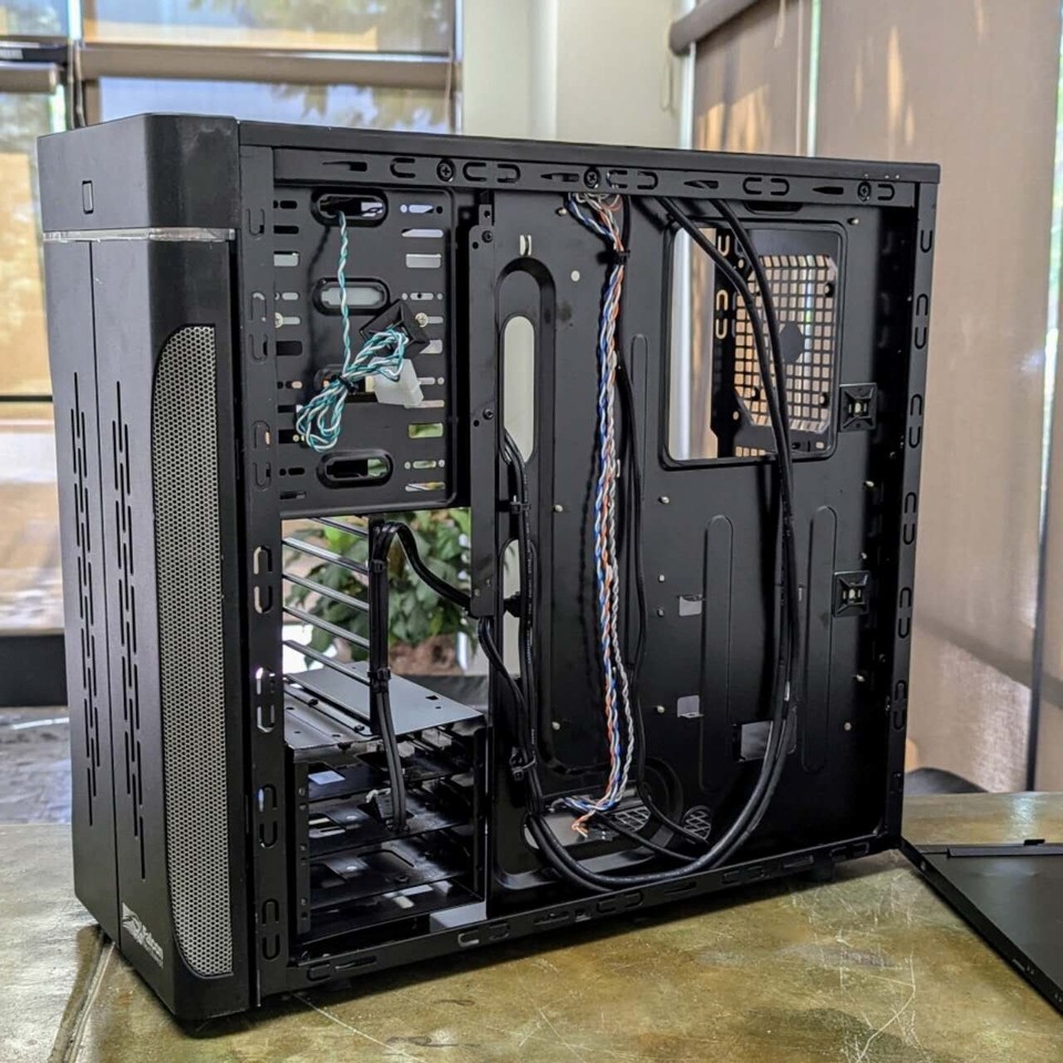 Falcon Northwest Talon ATX Tower Gaming/Server PC Case 8x 5.25" bays w ...