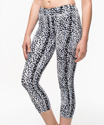 NWT Women's S LUKKA Jolt Capri Leggings Black/White Jungle Spot Print ...