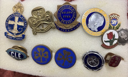 11 Vintage Pin Badges very old antique sold as job lot bulk unchecked ...