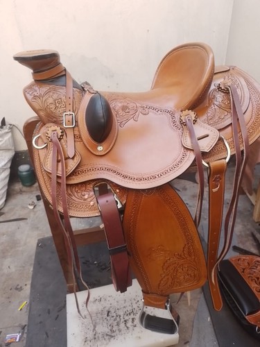 WESTERN SADDLE LIGHT CHERRY COLOR WITH BLACK LEATHER SEAT SIZE 15" 16 ...