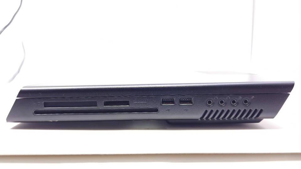 Alienware M17x R2 Laptop i7-720QM 1.60GHz, 8GB RAM, 160GB SSD, Radeon ...