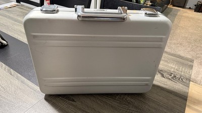 Used Zero Halliburton Aluminum Attache Case Silver w/Lock Business Bag ...