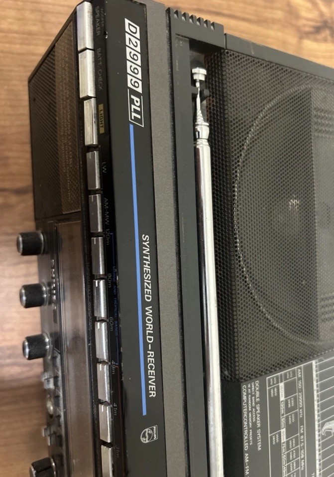 Working Philips D2999 PLL Synthesized World Receiver Shortwave Radio ...