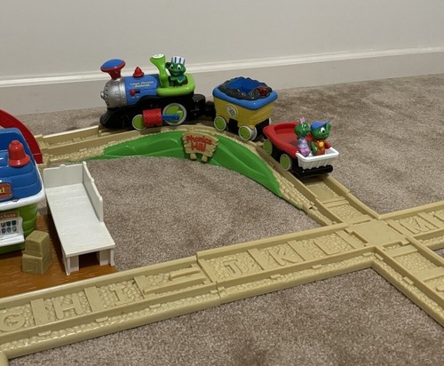 LeapFrog Leaps Phonics Railroad Alphabet Train & Track for sale online ...