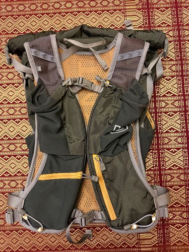 Ultimate Direction Fastpack 25 size Small/Medium | eBay