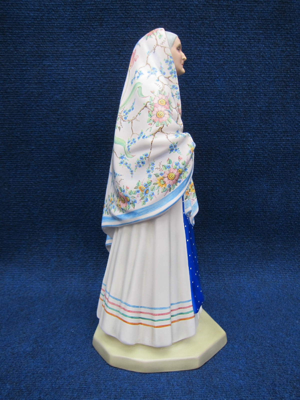 Ceramic statue Lenci older Lady in typical dress signed & impressed ...