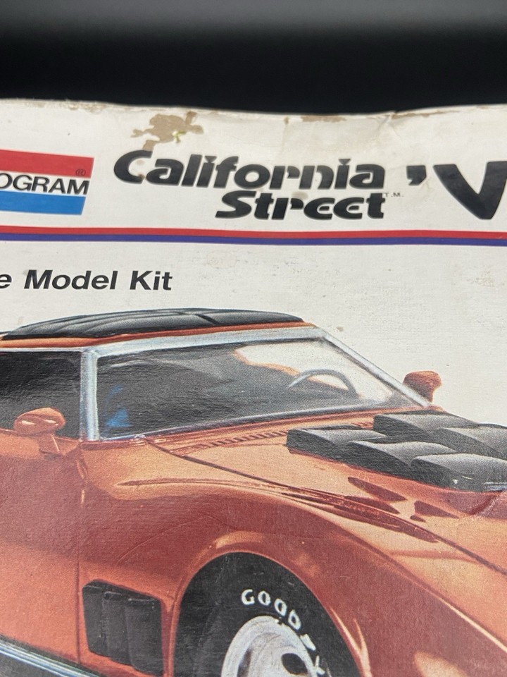 Vintage Monogram California Street ’Vette 1/24 Scale Model Kit 7504 | eBay