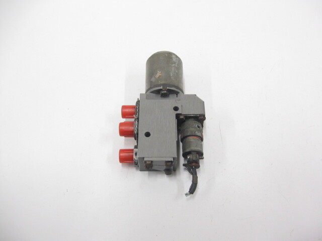 Solenoid Selector Valve - Dassault Falcon 10 - PN: 108032-04 - Lot ...