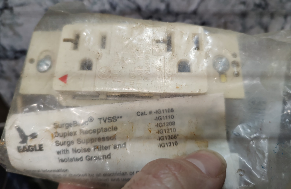 EAGLE IG1210V SURGE BLOC DUPLEX RECEPTACLE - ISOLATED GROUND / ALARM ...