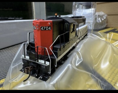 HO Scale Athearn Genesis DCC/Tsunami 2 Sound GP18 Locomotive GTW #4704 ...