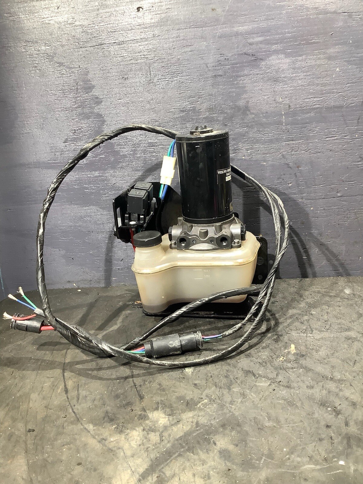 Volvo Penta SX-M DP-S Trim Tilt Pump Motor And Hydraulic Fluid ...
