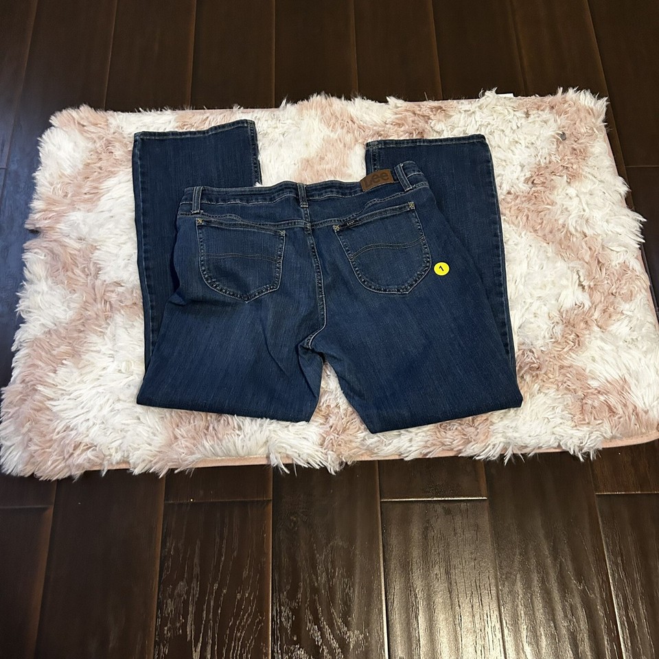 Lee Regular Fit Bootcut Jeans Women’s Size 14M Medium Wash 31” length ...