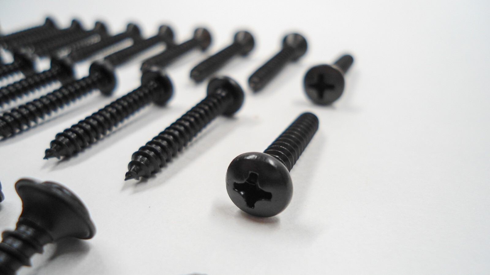 30 NEW INTERIOR BLACK RESTORATION SCREWS! FOR OLD SCHOOL & CLASSIC ...