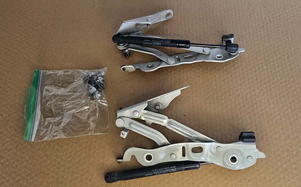 2001-2009 Volvo S60 Trunk Hinge Set | eBay