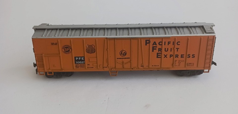 ATHEARN? HO SCALE SOUTHERN PACIFIC PACIFIC FRUIT EXPRESS REEFER CAR | eBay