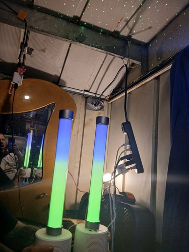 Bluetooth Light Up Speakers With Projector | eBay