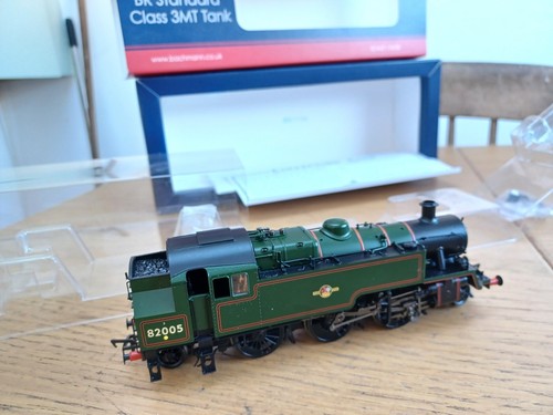 Boxed Bachmann BR Standard Class 3MT 2-6-2T 00 Gauge Loco BR Green, DCC ...