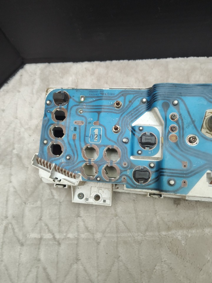 1984-1988 Toyota Pickup Dash Instrument Gauge Cluster- Parts - No Glass ...