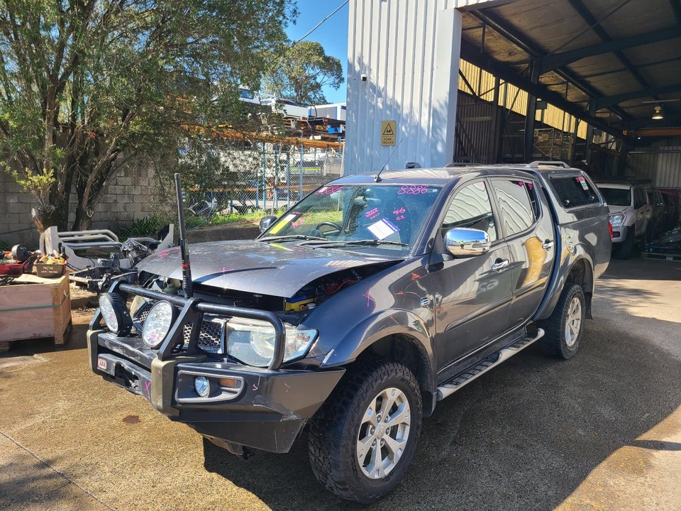 MITSUBISHI TRITON GEAR STICK/SHIFTER TRANSFER SHIFTER, AUTO T/M TYPE ...