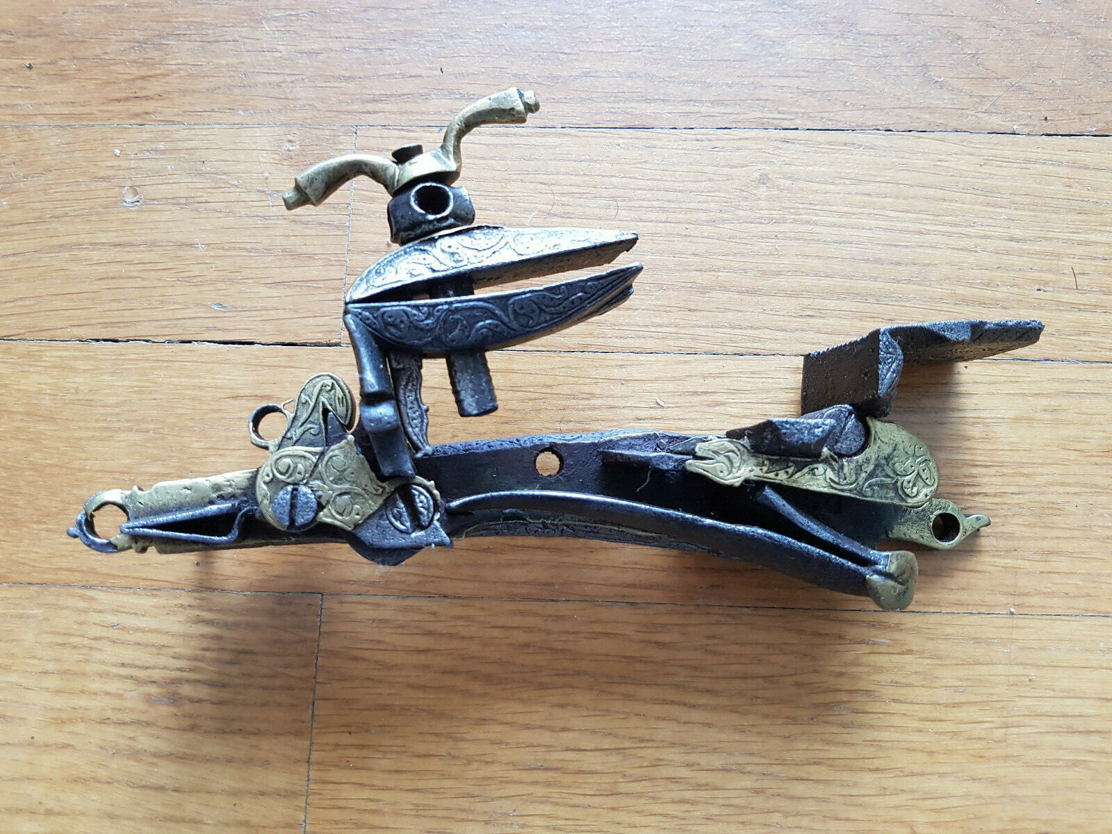 Moukala d’occasion | Plus que 3 à -60%