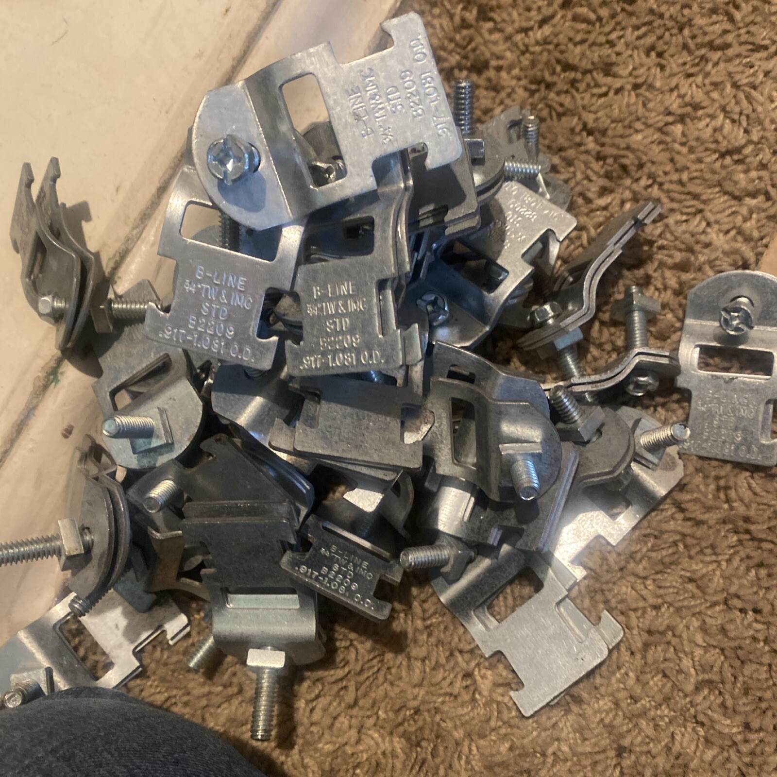 47 Lot Eaton B-Line Series B2209PAZN 3/4" Multi-Grip Pipe Clamp | eBay