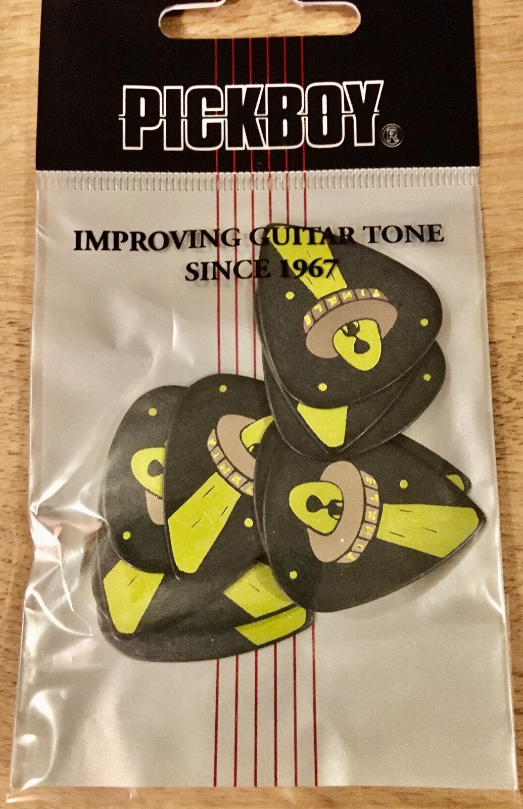 PickBoy UFO / Alien Guitar Picks - 0.80 mm - Pack of 10 | eBay