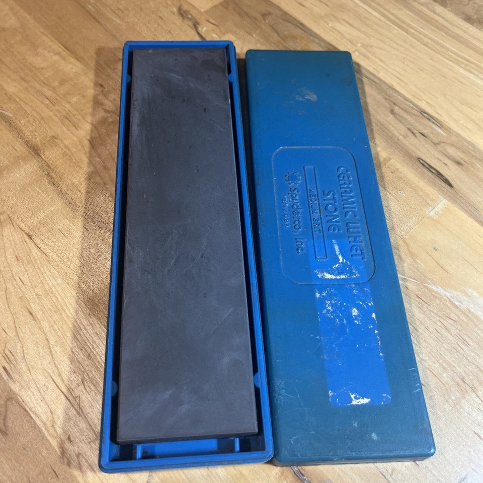 Vintage ~Ceramic ~Whet Stone~ Medium Grit~ Spyderco~ In its Case~ USA ...