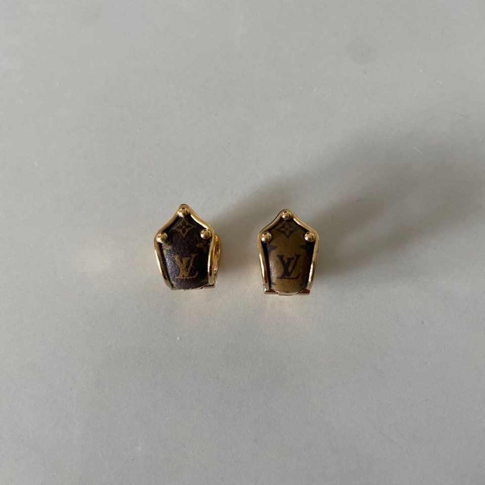 Louis Vuitton Monogram Ear Cuff Gold Brown Used Clarity Removable ...