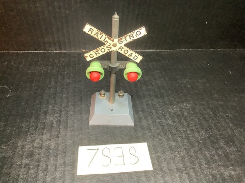 Vintage American Flyer # 760 Metal Illuminated Railroad Crossing Signal ...