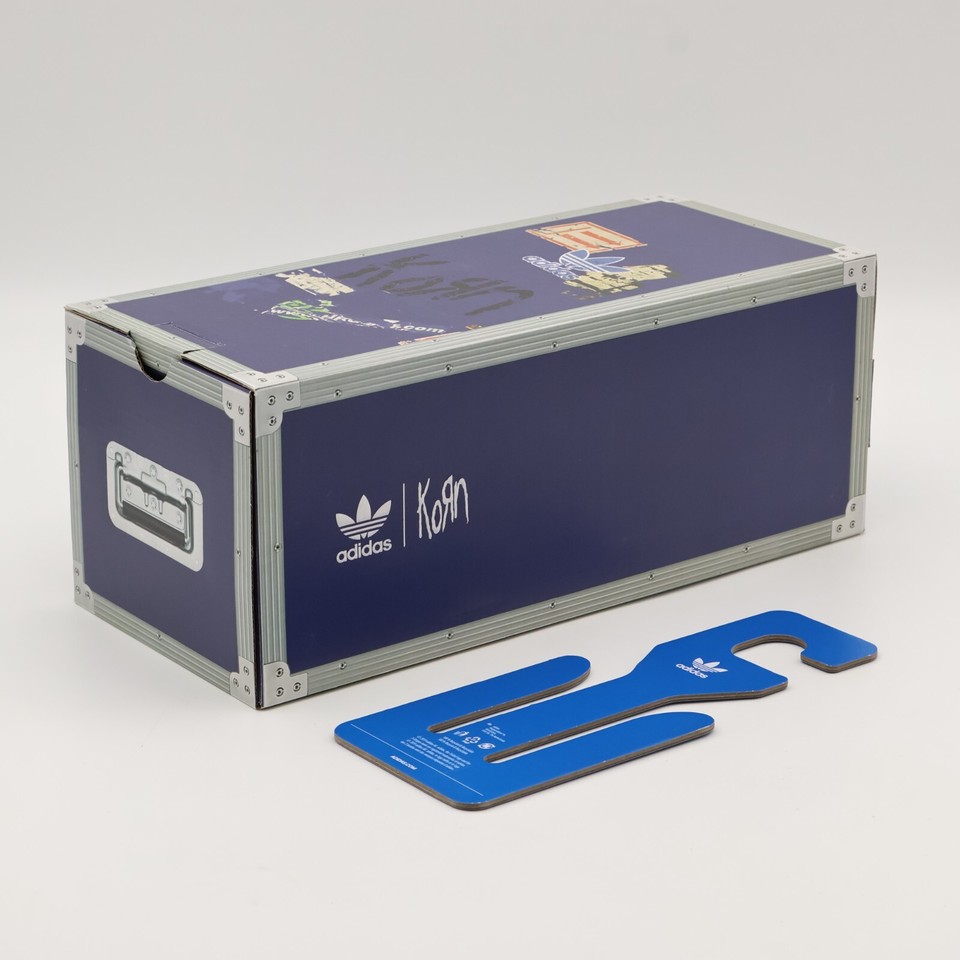 IH3753 Korn adidas Adilette Black Footwear White Better Scarlet (Men's ...