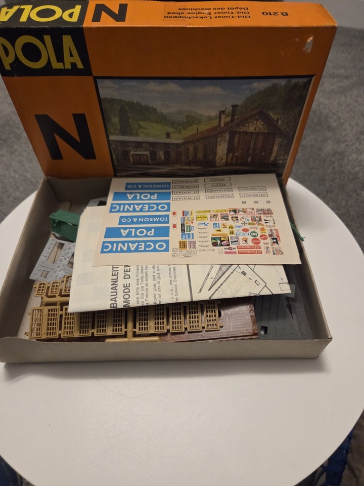 POLA Model B 210 Old Timer Engine Shed - N Gauge - Kit On Sprues - New ...